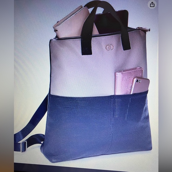 Caboodles | Bags | Caboodle Lifestyle Essential Totebag Weasy Access ...